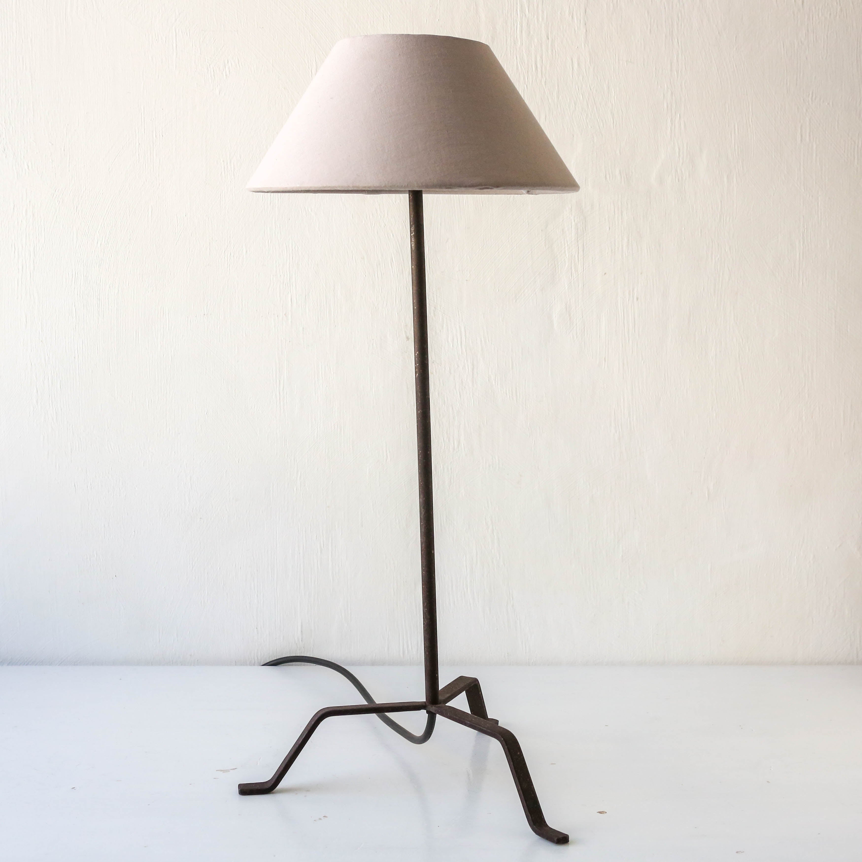 Elegant Metal Table Lamp with Small Grey Shade – Berylune