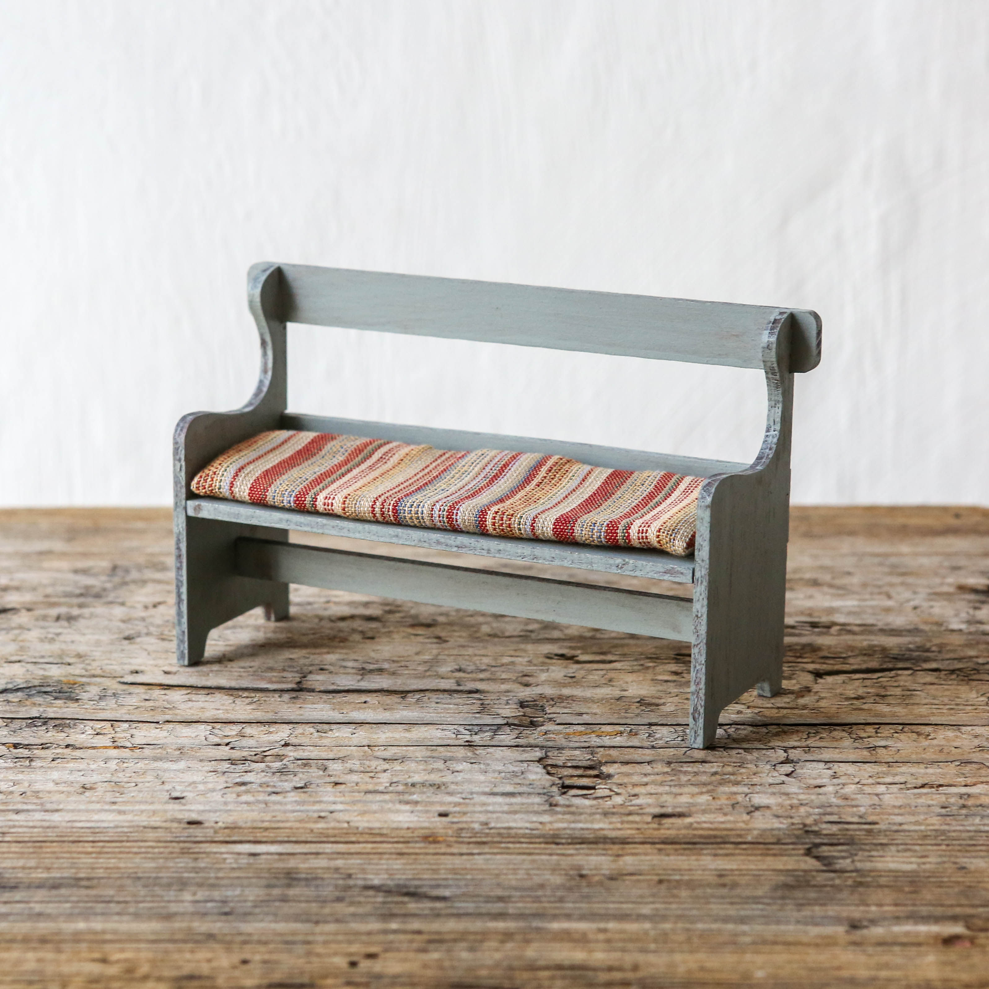 Maileg Mouse Bench - Blue – Berylune