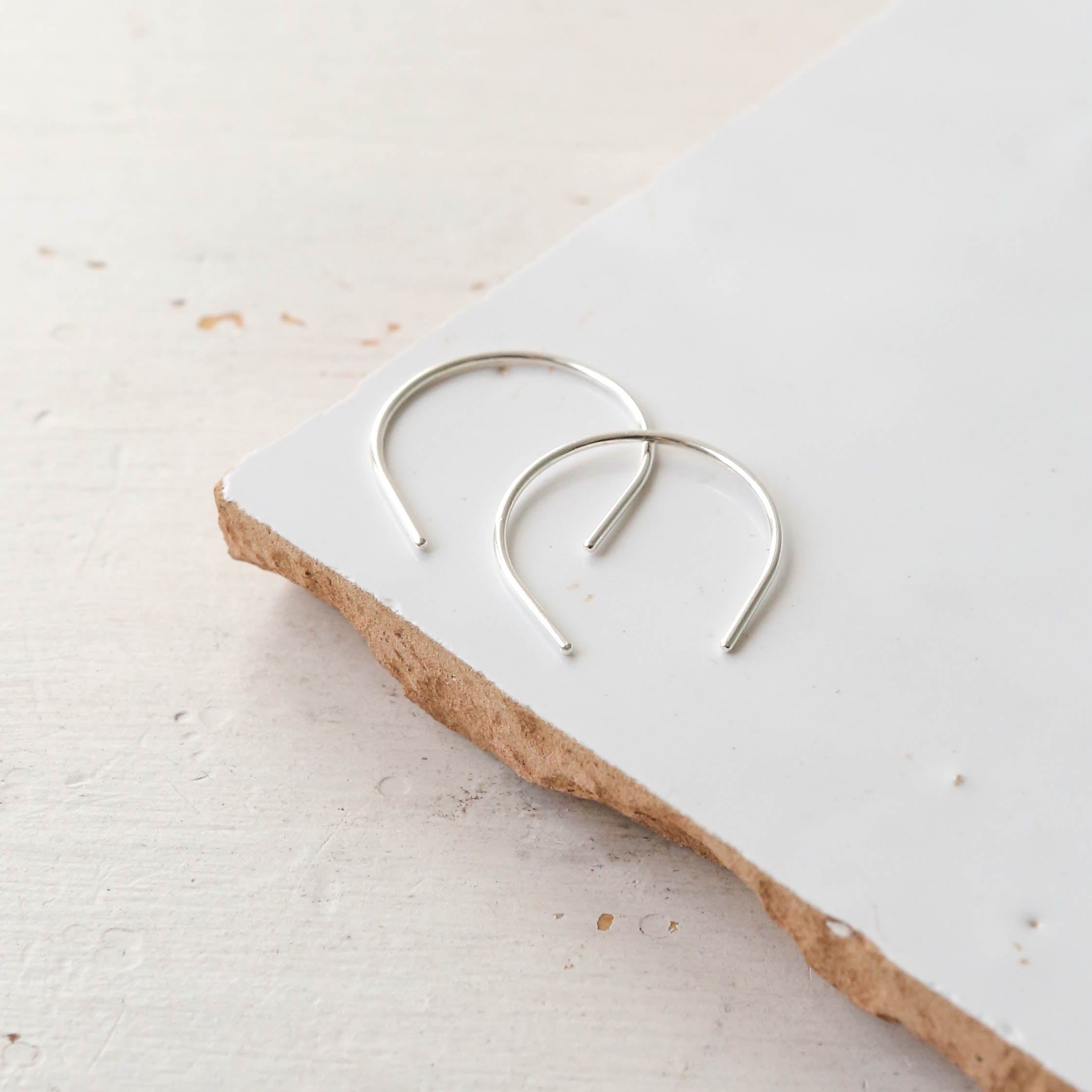 Curve Ear Threads – Berylune