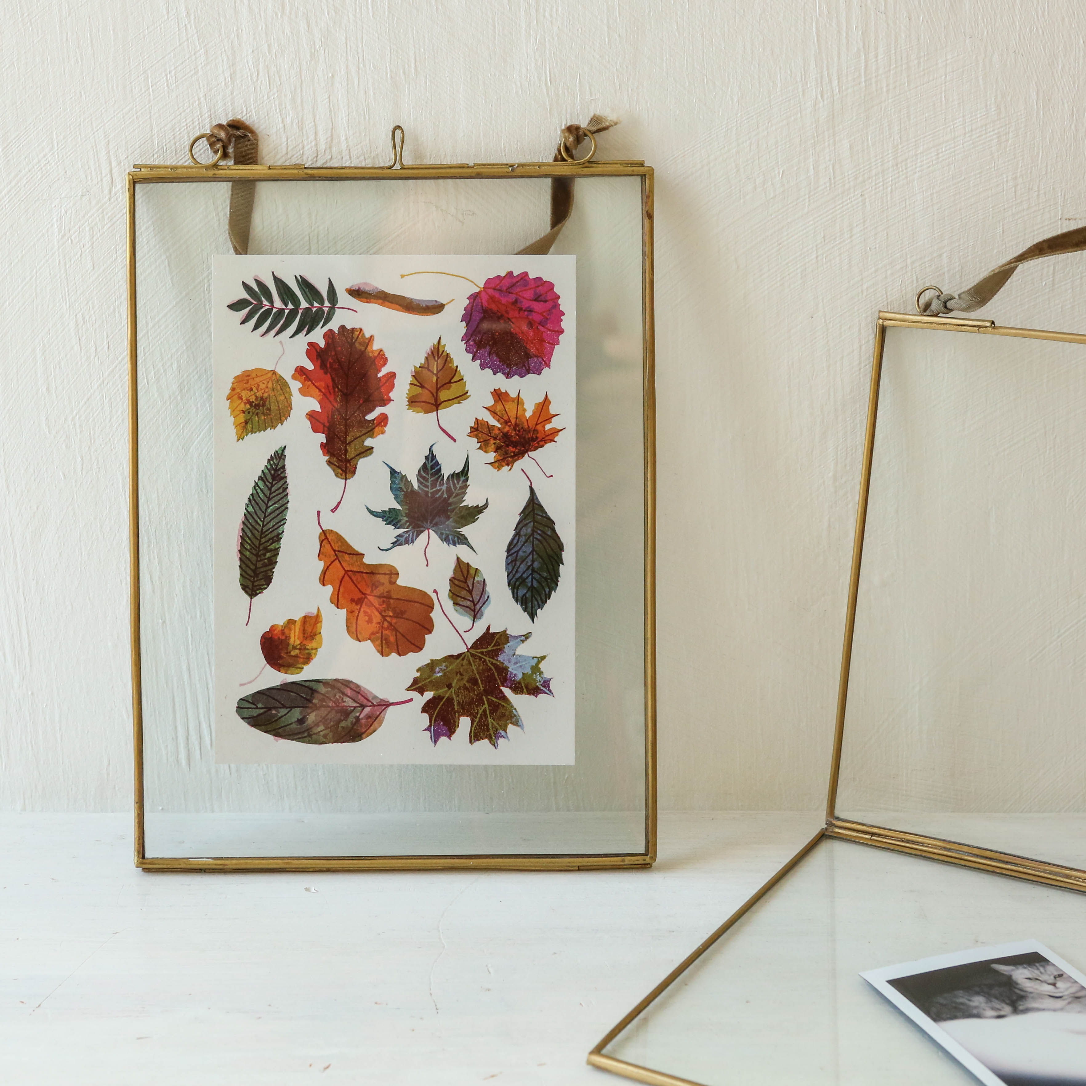 Hanging Brass Frame - Portrait 20 x 15cm – Berylune